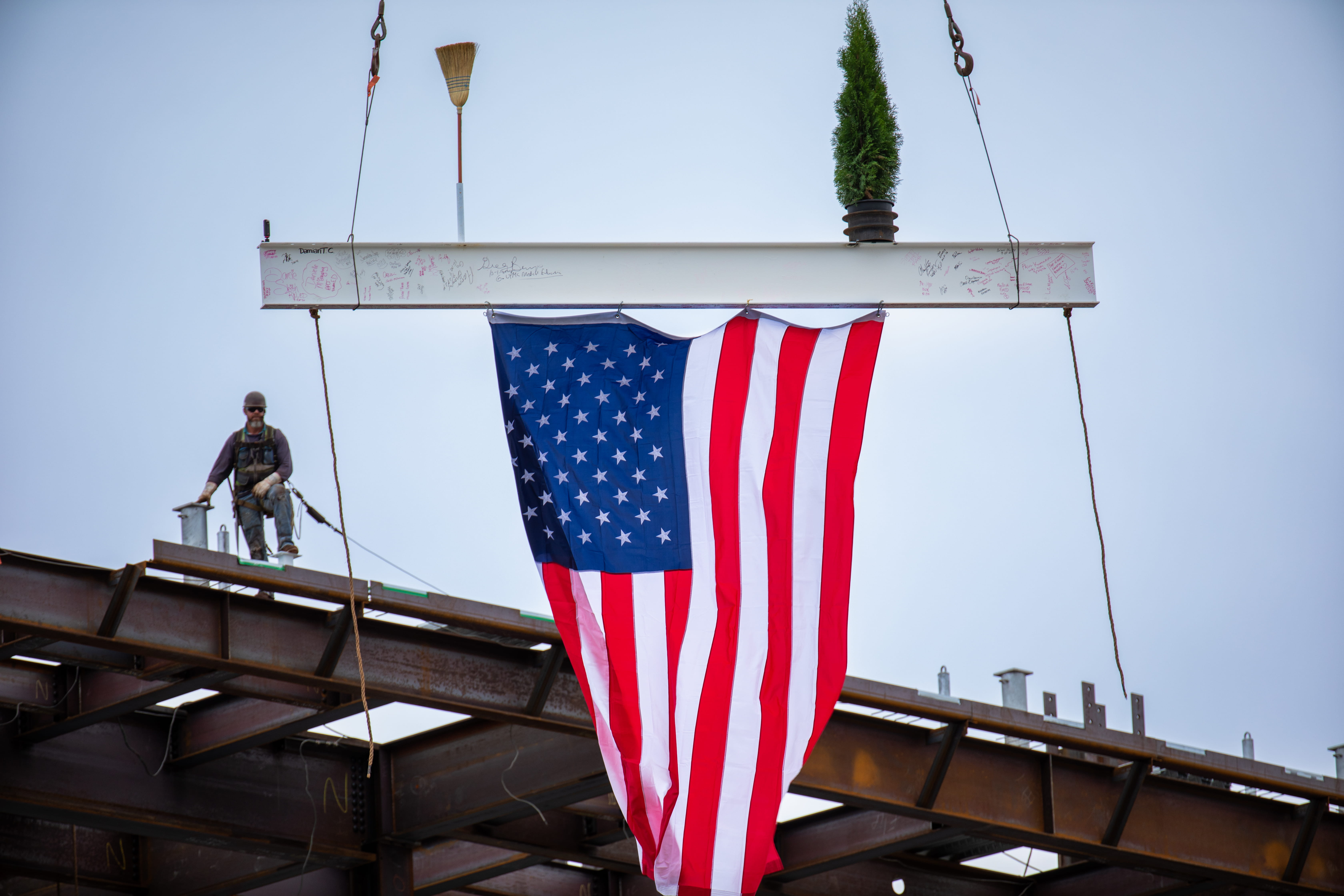 Last Steel Beam Set on New UPMC Presbyterian Construction
